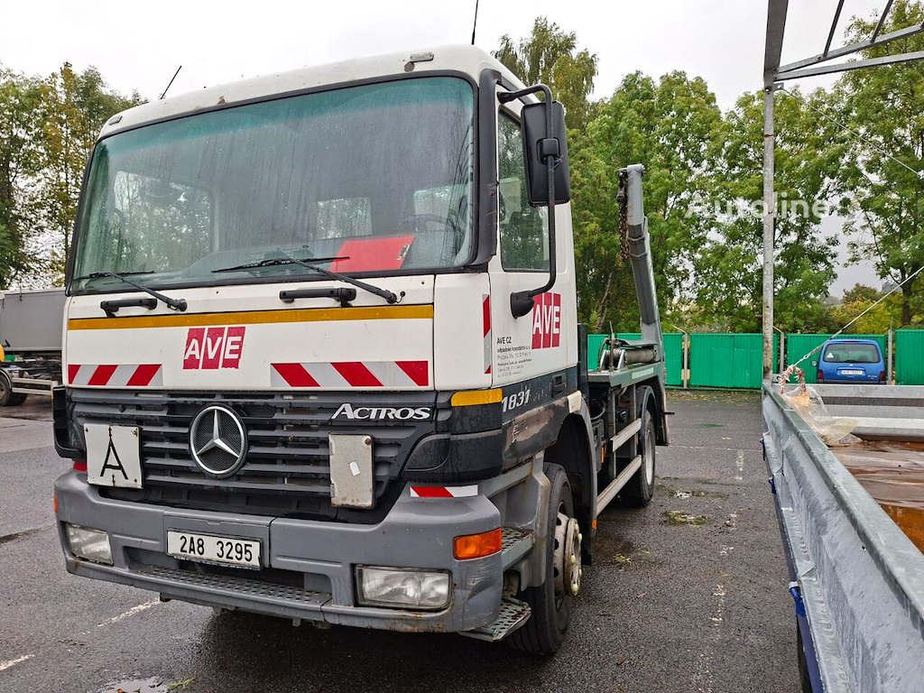 Prodaje se Mercedes-Benz ACTROS 1831 K 4X2 podizač kontejnera na aukciji