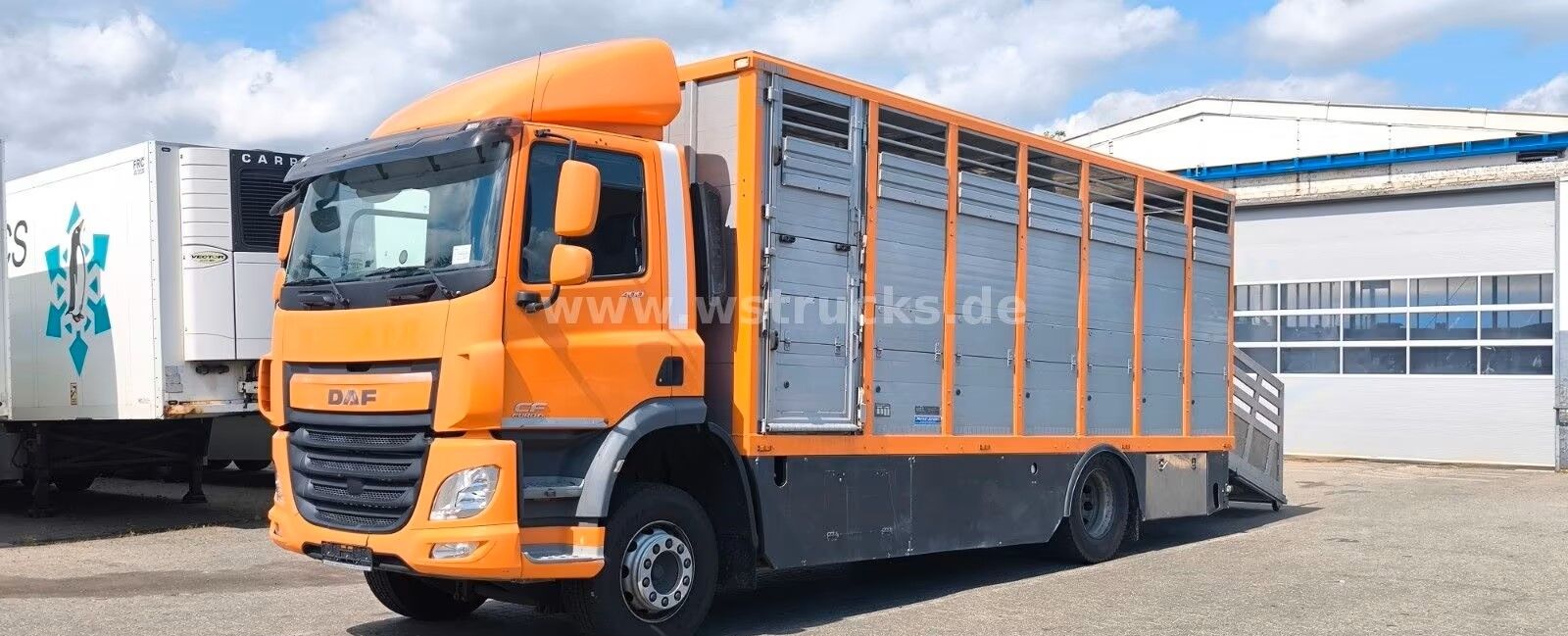 DAF CF 400 - Animal transporter kamion za prevoz stoke