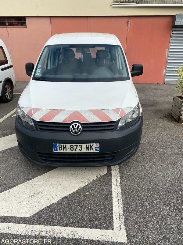 Prodaje se Volkswagen CADDY laki furgon na aukciji