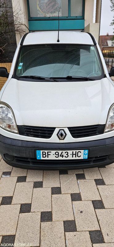 Prodaje se Renault KANGOO laki furgon na aukciji