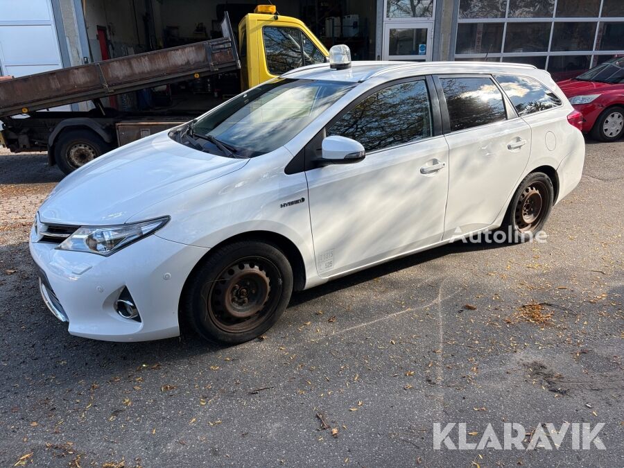 Prodaje se Toyota Auris Van 1.8 hybrid touring sport minibus furgon na aukciji