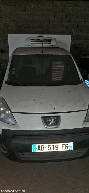 Prodaje se Peugeot PARTNER minibus hladnjača na aukciji