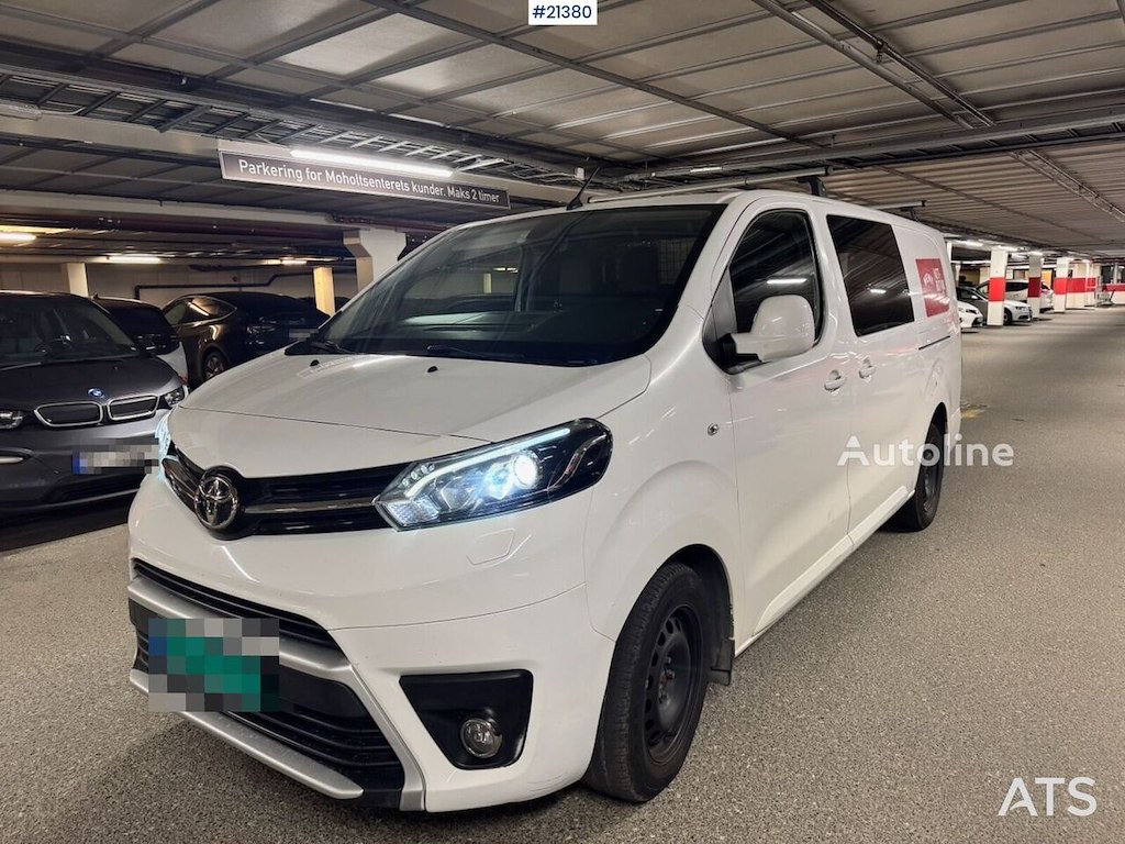 Toyota proace minibus furgon