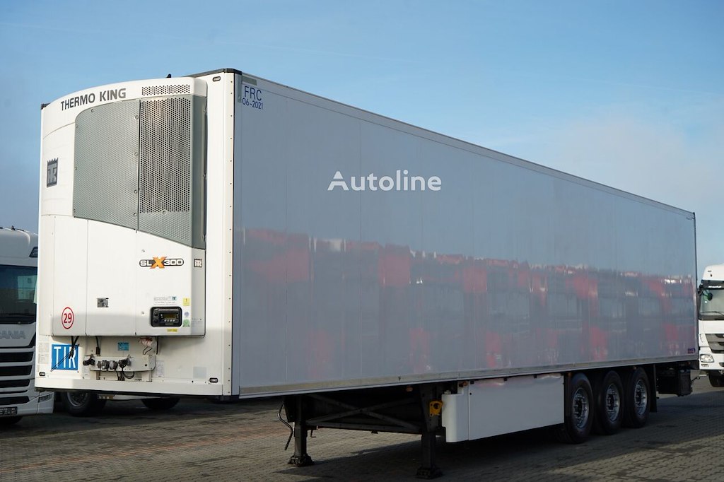Schmitz Cargobull CHŁODNIA / THERMO KING SLX 300 / HAKÓWKA / OŚ PODNOSZONA / KOSZ poluprikolica hladnjača