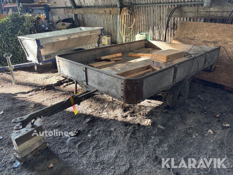 Prodaje se Gisebo C-25 prikolicu sa ravnom platformom na aukciji