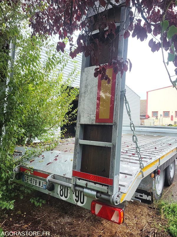Prodaje se Ecim prikolicu sa niskom platformom na aukciji
