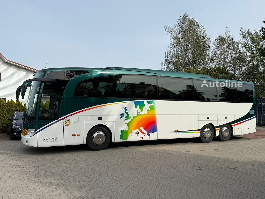 Mercedes-Benz TRAVEGO 16RHD turistički autobus