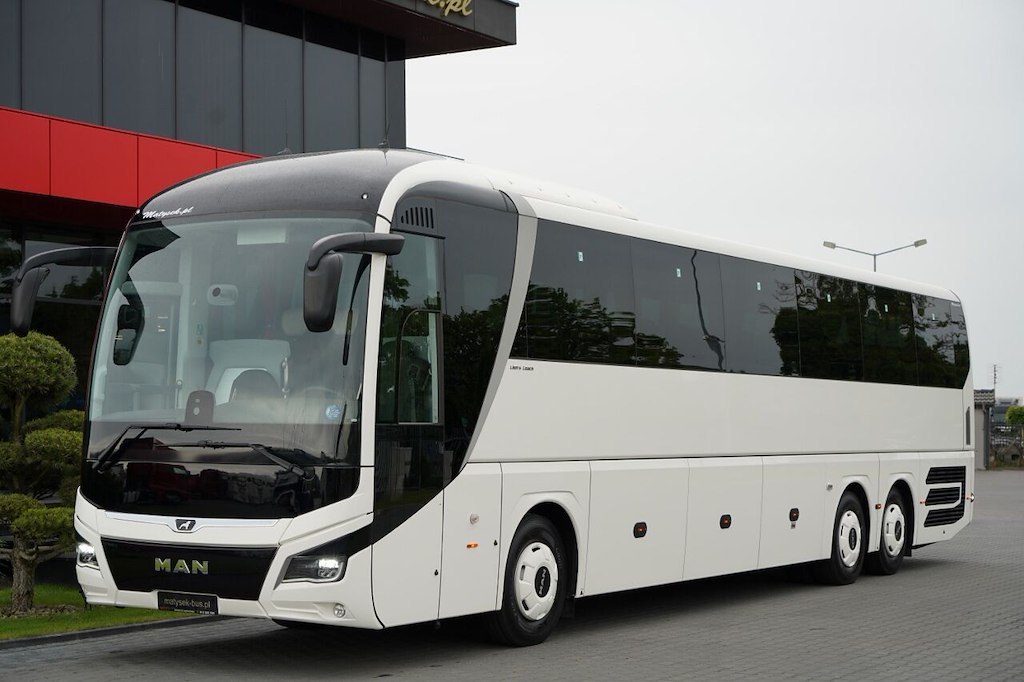 Novi MAN LIONS COACH R08 turistički autobus