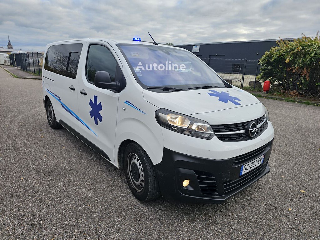 Opel VIVARO vozilo hitne pomoći