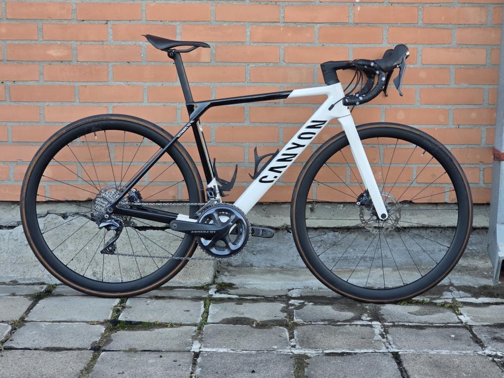 Canyon Ultimate CF SL | Ultegra R8000 | S