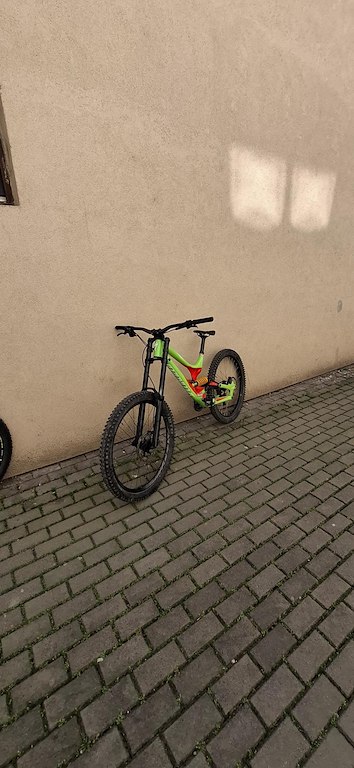Specialized Demo 8