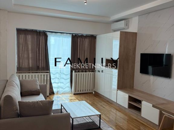 Izdavanje kompletno opremljene garsonjere, 32m2, 500e