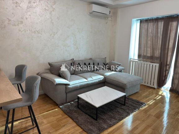 IZDAVANJE KOMPLETNO RENOVIRANE GARSONJERE