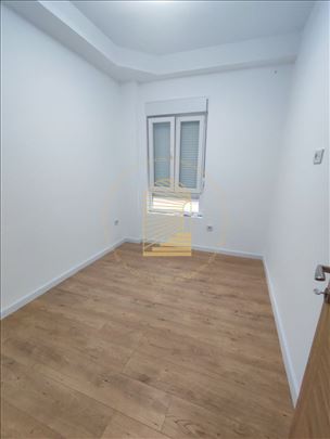 Novogradnja - 57m2 + 30m2 bašta, sa garažom
