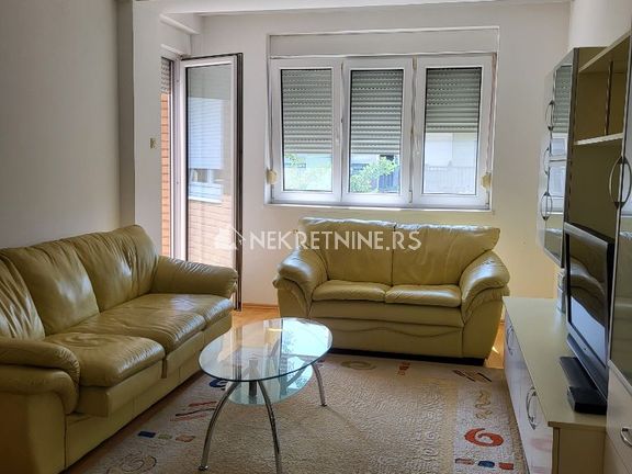 Na prodaju trosoban stan od 63m2 u odličnom stanju. Grbavica. Cena 226 000 EUR.