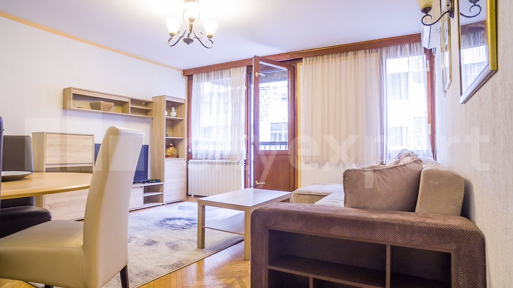 Stan za izdavanje BEZ PROVIZIJE: Trosoban, 75m², Resavska, Vračar - 900€