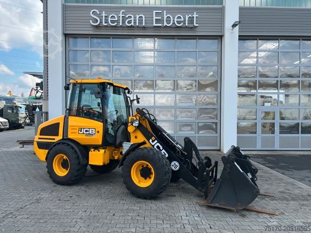 Utovarivač na točkovima
JCB 407 SV / nur 268h! / Klappschaufel & Gabel