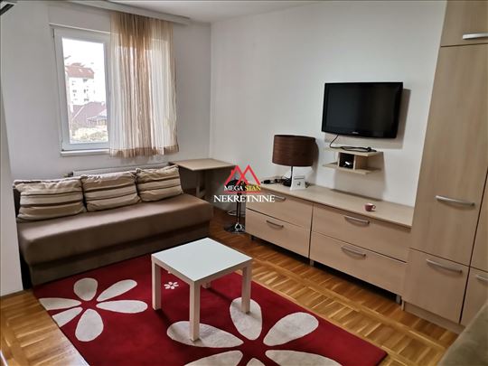 Garsonjera - 28m2 - Centar