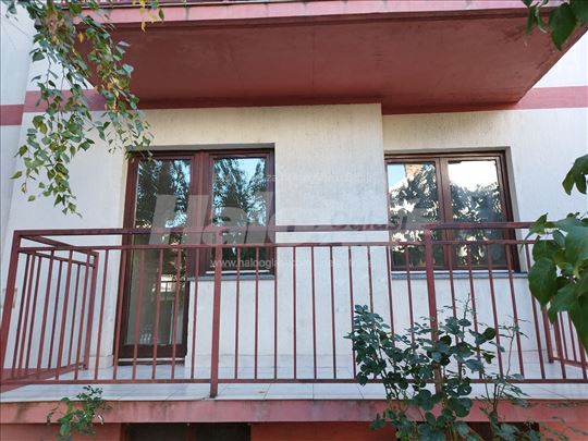 Izdaje se nenamešten stan u Kruševcu – 68m²