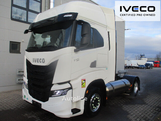 IVECO AS440S46T/FP 2LNG tegljač