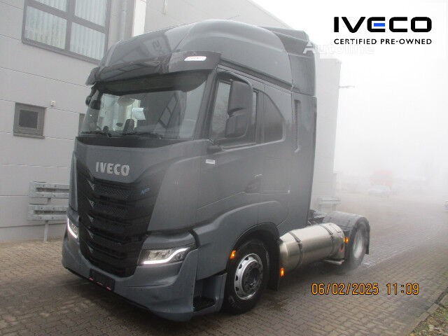 IVECO AS440S46T/P 2LNG tegljač