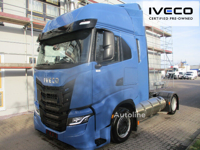 IVECO AS440S46T/FP LT 2LNG tegljač