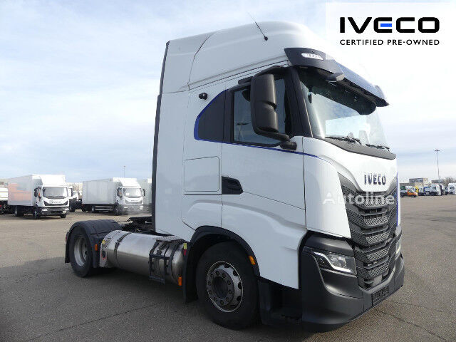IVECO AS440S46T/P 2LNG tegljač