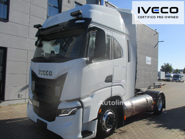 IVECO AS440S46T/P 2LNG tegljač