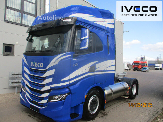 IVECO AS440S46T/P 2LNG tegljač