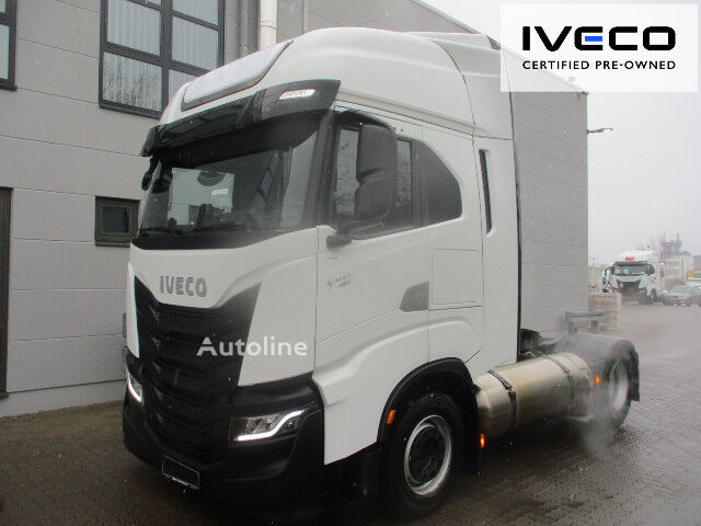 IVECO AS440S46T/P 2LNG tegljač