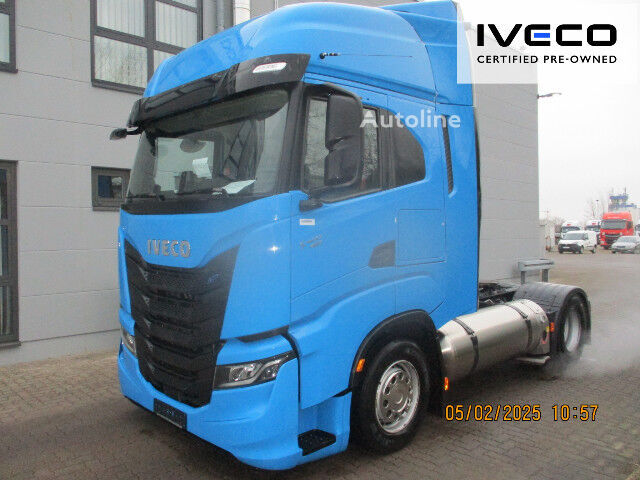 IVECO AS440S46T/P 2LNG tegljač