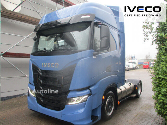 IVECO AS440S46T/FP LT 2LNG tegljač