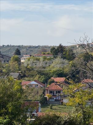 Plac sa prelepim pogledom, Vlasnik