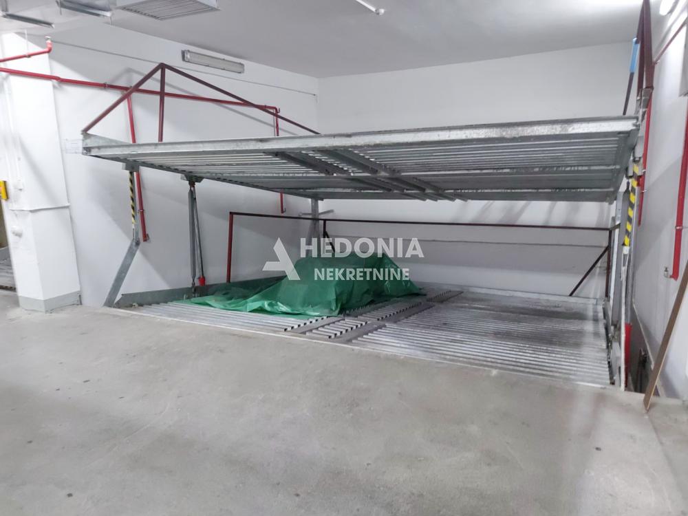 Crveni krst, Gajeva, gar. mesto na -3 nivou, 12m2 ID#9869
22.000 €