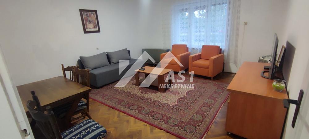 izdajem Pet Friendly renoviran trosoban stan na Bulevaru Evrope !!! ID#4000 500 €