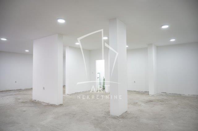 PP, mereno 164m2, 3 parking mesta ID#16644 1.200 €