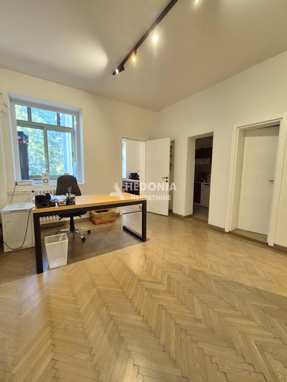 Autokomanda, izdavanje, 3.0, lux, kao poslovni prostor ID#10196 1.400 €