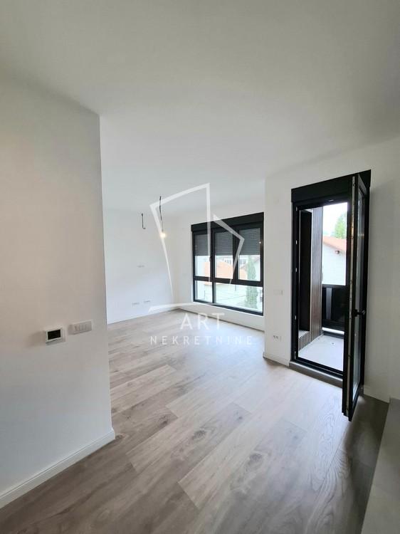 Nov poslovni prostor, mereno 51m2 ID#12608 900 €
