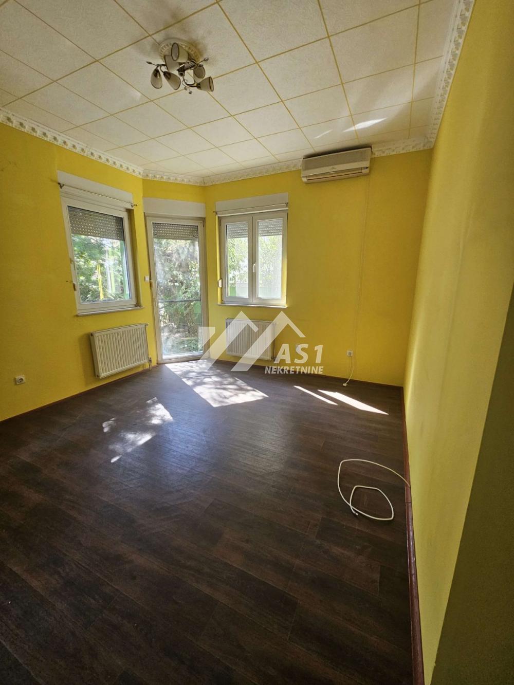 Liman 5 , petosoban stan odličan+partking ID#3993 180.250 €