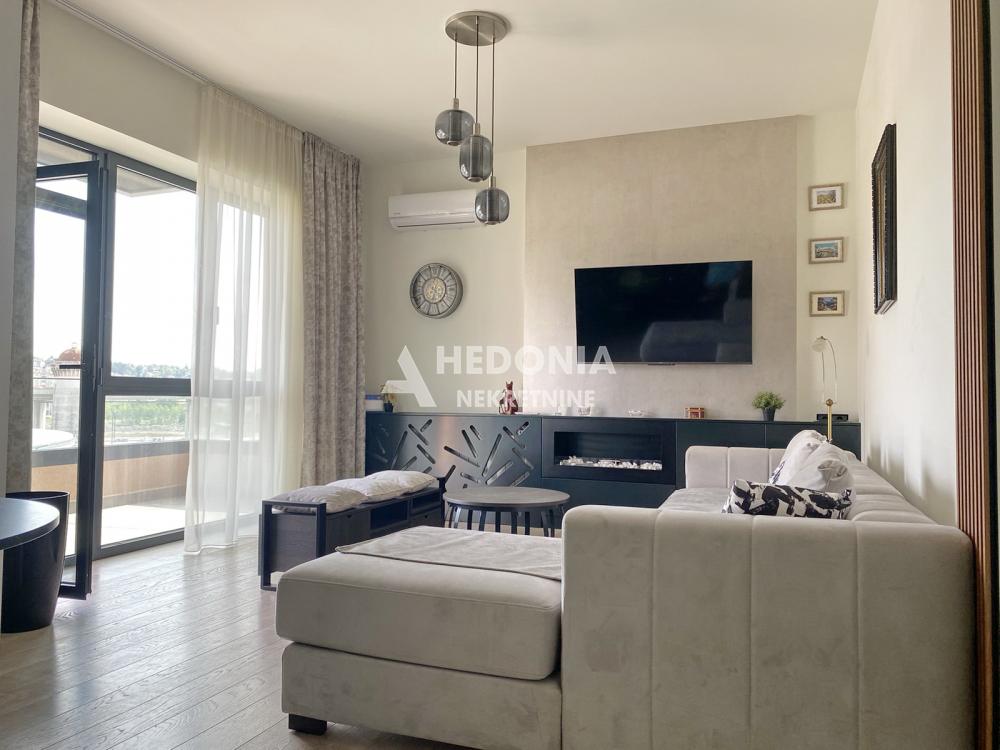 BW Libera, nov, 3.0, osunčan, opremljen ID#9877 395.000 €