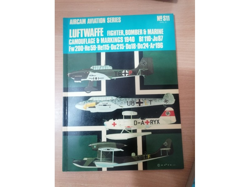 Немачки ловац-бомбардер Луфтвафе и маринска камуфлажа