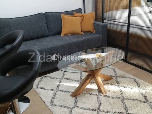 Kennedy Residence, izdavanje jednosobnog stana