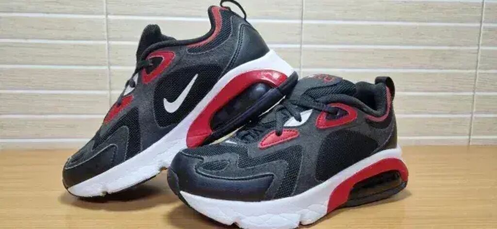 Nike Air 200 (br.36) patike su u odličnom stanju, kao što se vidi i na
