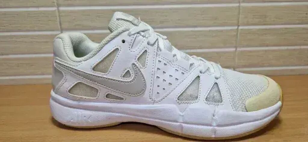 Nike Vapor Advantage (br.38) patike su u solidnom stanju kao što se