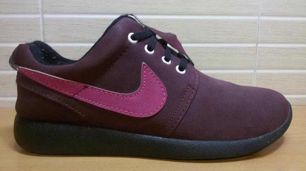 Nike (br.39) patike su u dobrom stanju kao što se vidi i na slikama