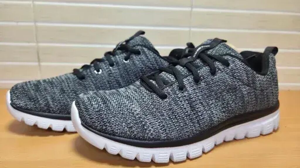 Skechers (br.38) patike su u odličnom stanju kao što se vidi i na