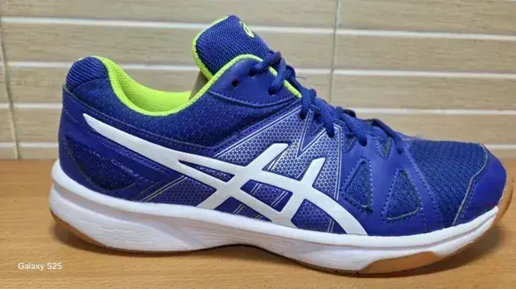 Asics Gel-Upcourt (br.40) patike su u odličnom stanju, kao što se vidi