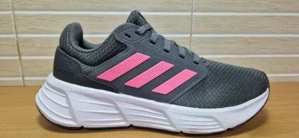 Adidas Galaxy 6 (br.40) patike su u extra, extra stanju kao što se