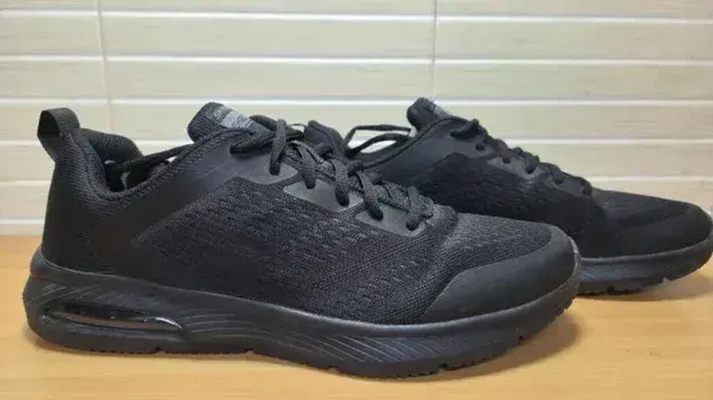 Skechers (br.46) patike su u extra stanju kao što se vidi i na