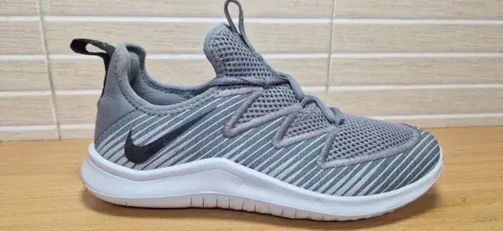 Nike Free TR 9 Ultra (br.38,5) patike su u odličnom stanju kao što se